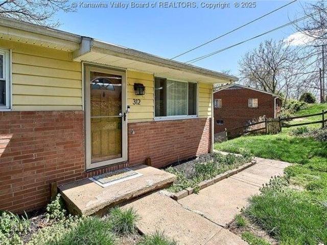 house with 3 bedroom, Charleston WV DS93106413