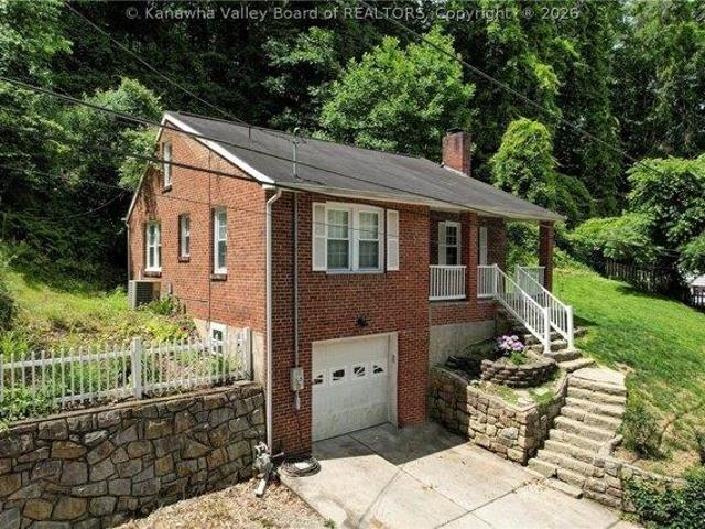 house with 3 bedroom, Charleston WV ES104902524