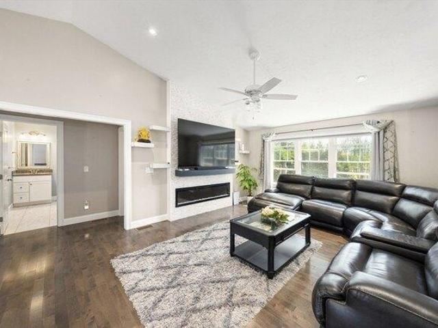 house with 3 bedroom, Charlton MA DLS103037030