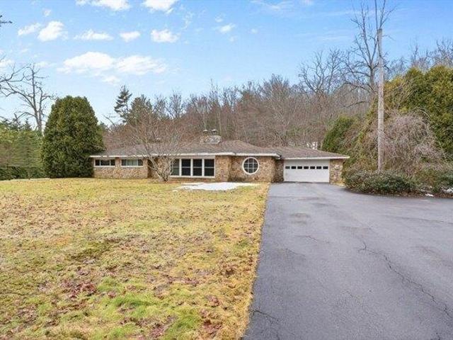 house with 3 bedroom, Charlton MA DS102922571