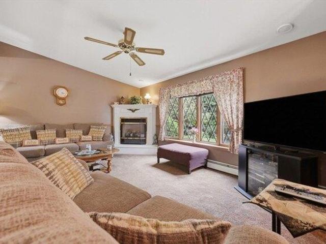 house with 3 bedroom, Charlton MA ES104233795