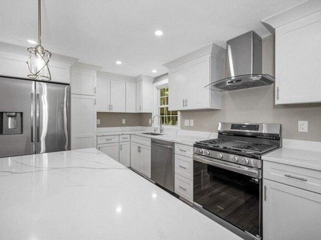 house with 3 bedroom, Chelmsford MA ES104234083