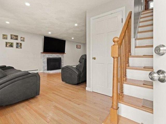 house with 3 bedroom, Chelmsford MA ES104376934