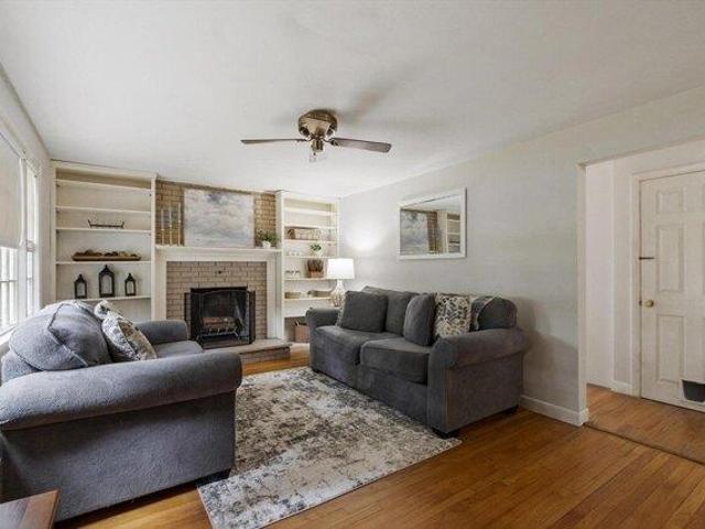 house with 3 bedroom, Chelmsford MA ES105082632