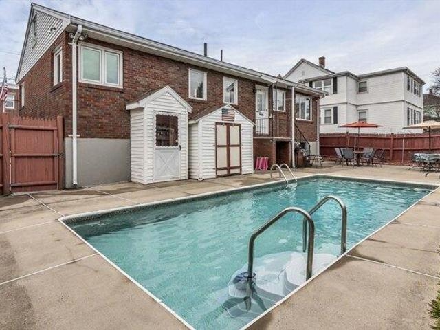 house with 3 bedroom, Chelsea MA DLS102370957