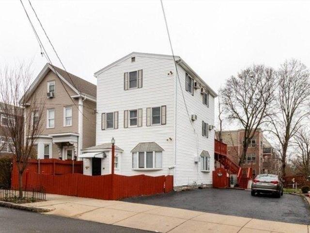 house with 3 bedroom, Chelsea MA DLS102373165