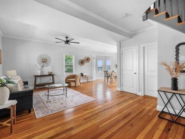 house with 3 bedroom, Chelsea MA ES103494159