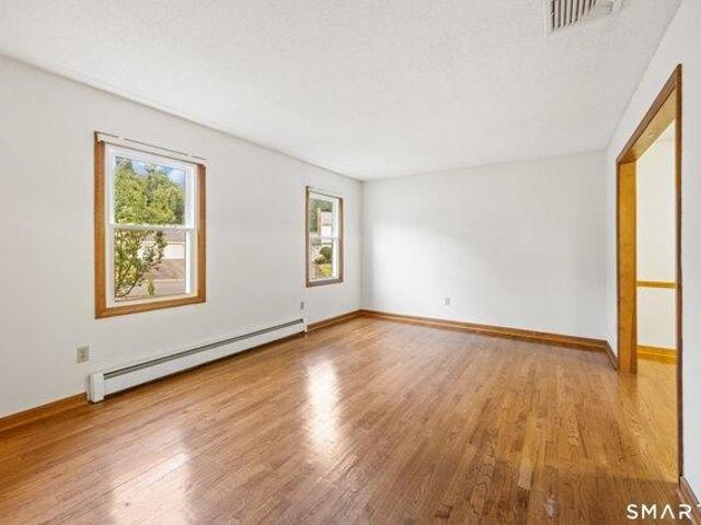 house with 3 bedroom, Cheshire CT ES104077143
