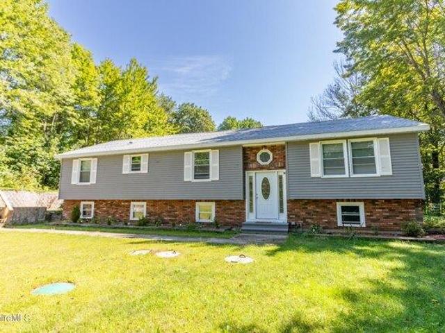 house with 3 bedroom, Cheshire MA DLS102215400