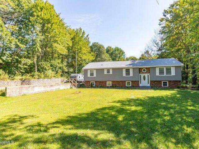 house with 3 bedroom, Cheshire MA ES103851918