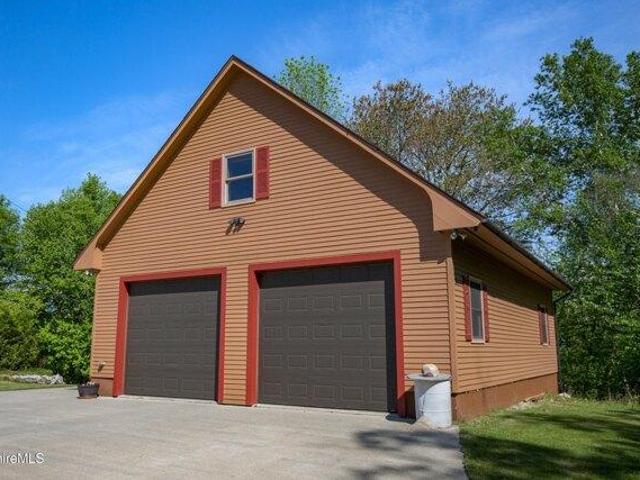 house with 3 bedroom, Cheshire MA ES104330285