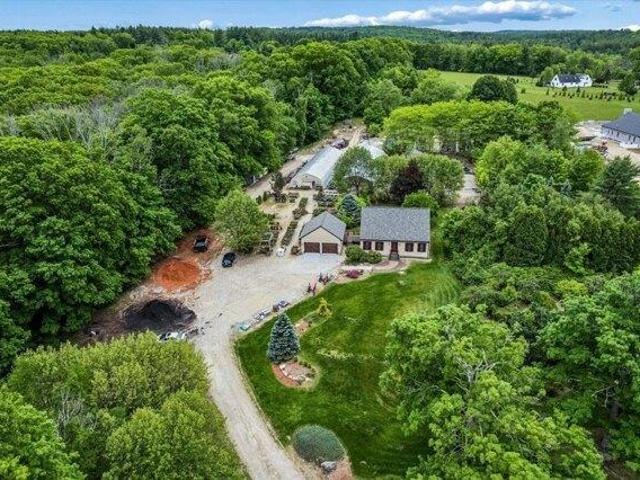 house with 3 bedroom, Chester NH ES103444822