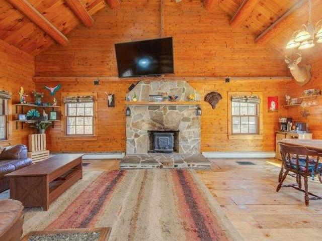 house with 3 bedroom, Chester NH ES103850282