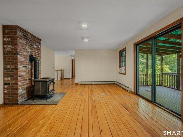 house with 3 bedroom, Chester CT ES104076232