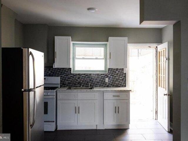 house with 3 bedroom, Chester PA DLS89494390