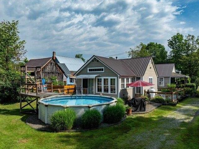 house with 3 bedroom, Chester VT DLS101858295