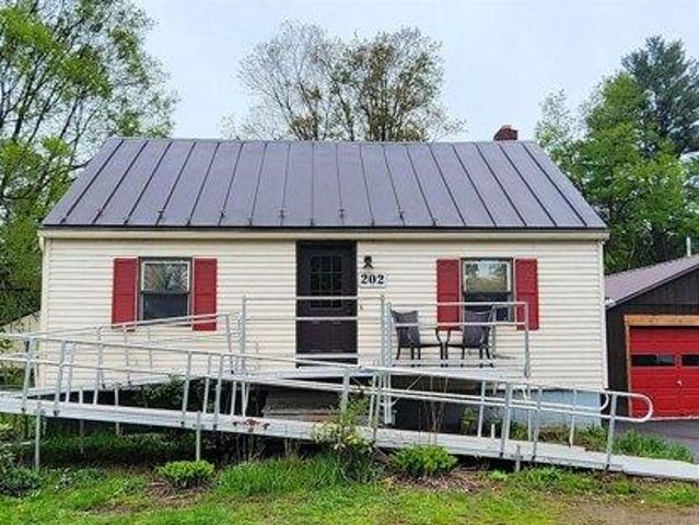 house with 3 bedroom, Chester VT DS103125856