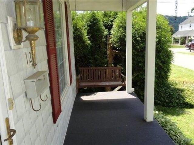 house with 3 bedroom, Chester WV ES103627343