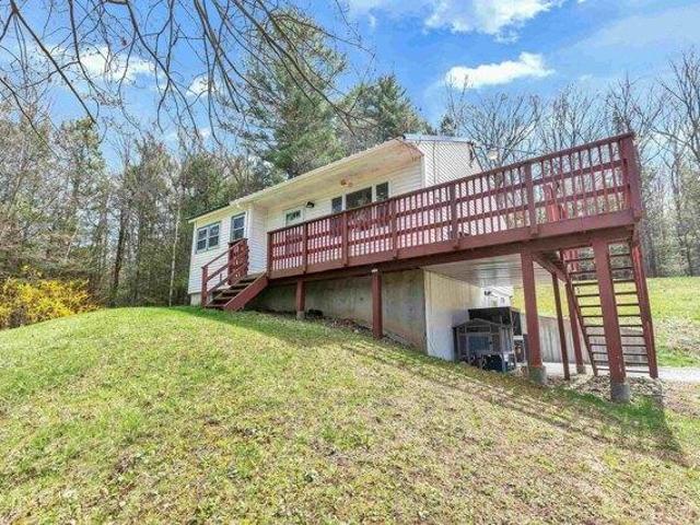 house with 3 bedroom, Chesterfield NH ES103070563