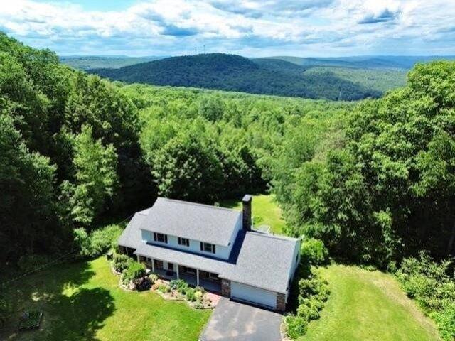 house with 3 bedroom, Chesterfield NH ES105385857