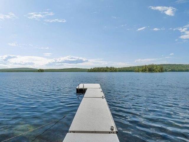 house with 3 bedroom, Chesterville ME ES105116126