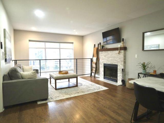 house with 3 bedroom, Chicago IL DLS100973187