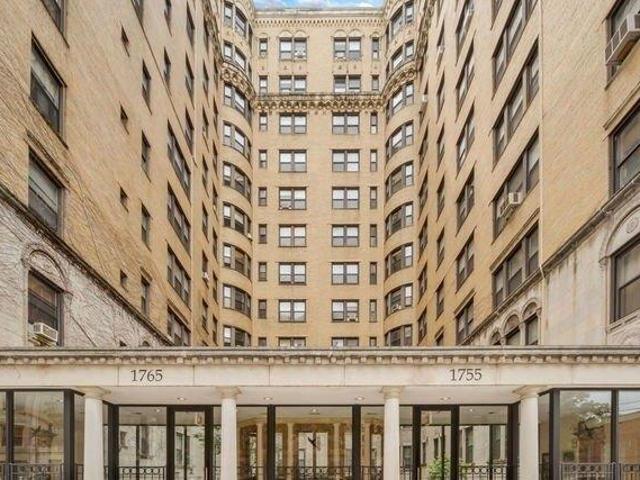 house with 3 bedroom, Chicago IL DS93189662