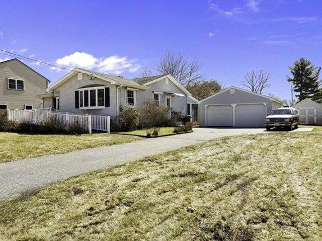 house with 3 bedroom, Chicopee MA DLS102634714