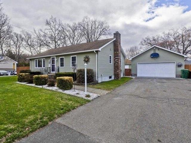 house with 3 bedroom, Chicopee MA DLS102313305