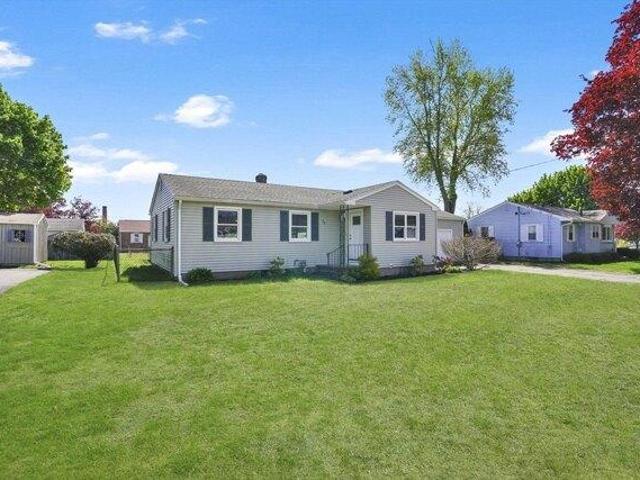 house with 3 bedroom, Chicopee MA DS102565700
