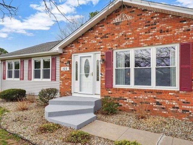 house with 3 bedroom, Chicopee MA DS102585473