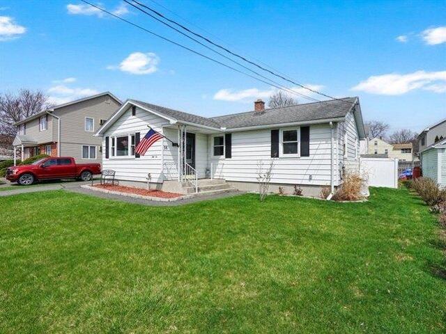 house with 3 bedroom, Chicopee MA DS102594697