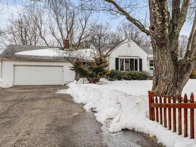 house with 3 bedroom, Chicopee MA DS102761520