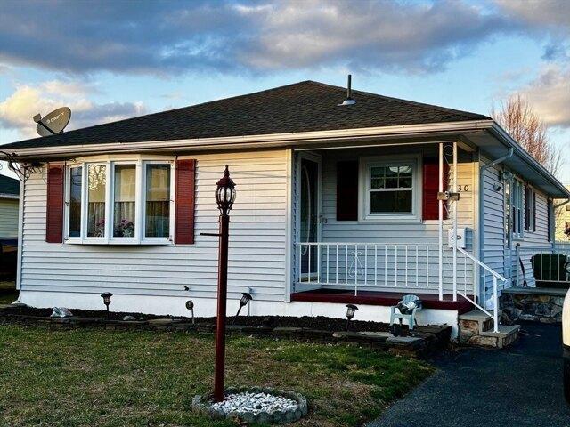 house with 3 bedroom, Chicopee MA DS102762356