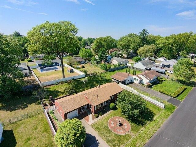 house with 3 bedroom, Chicopee MA DS102724586
