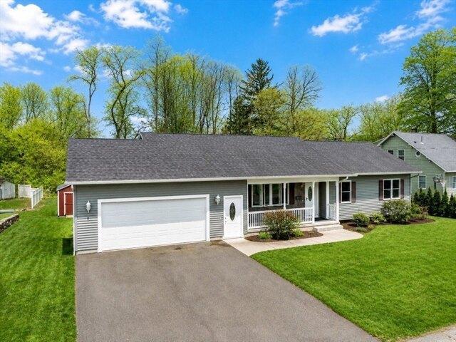 house with 3 bedroom, Chicopee MA DS103160187