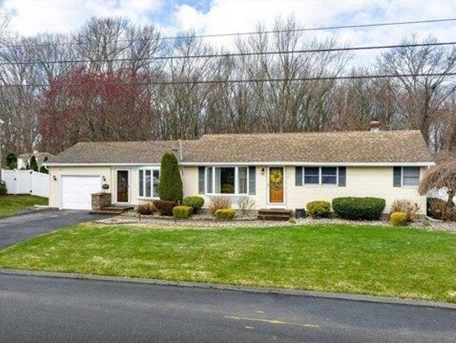 house with 3 bedroom, Chicopee MA DS103163309