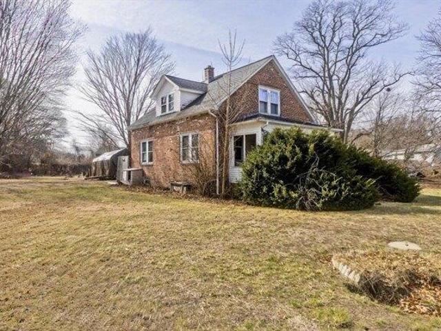 house with 3 bedroom, Chicopee MA DS103442570