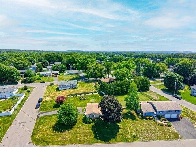 house with 3 bedroom, Chicopee MA DS103808856