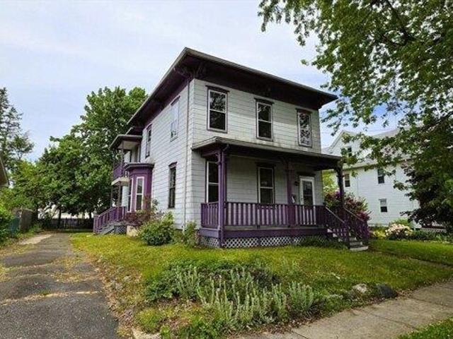 house with 3 bedroom, Chicopee MA DS104116931