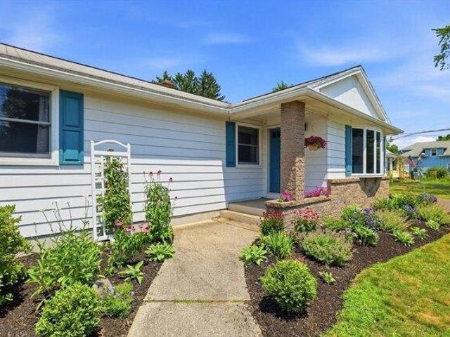 house with 3 bedroom, Chicopee MA DS104329591