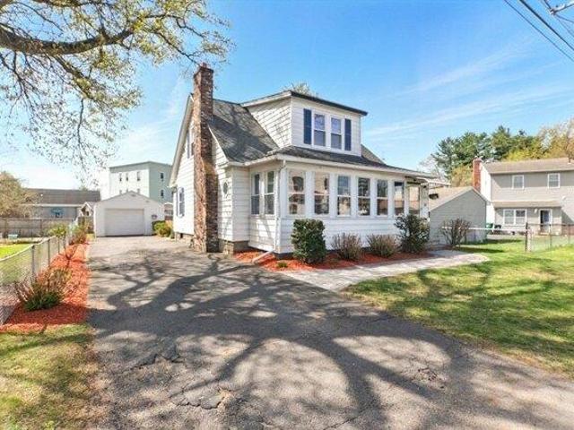 house with 3 bedroom, Chicopee MA DS91802710