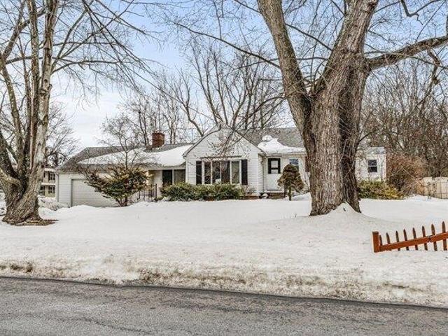 house with 3 bedroom, Chicopee MA ES103072104