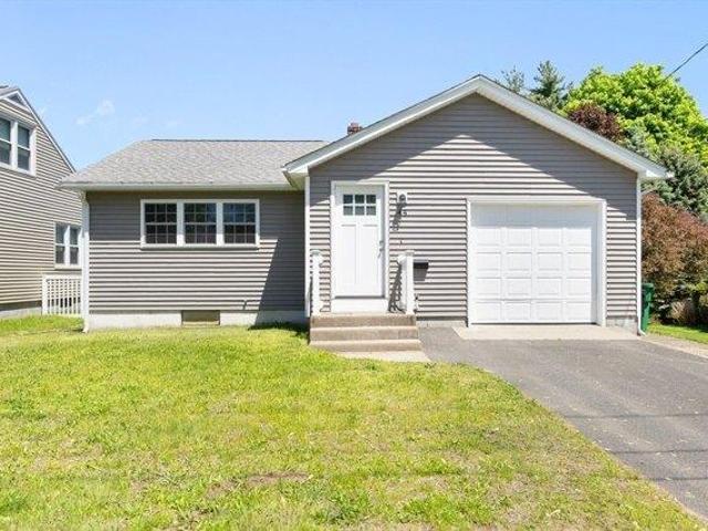 house with 3 bedroom, Chicopee MA ES103035818