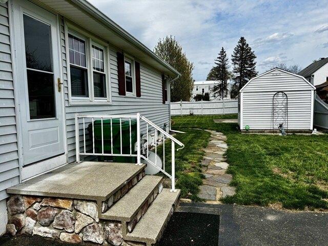 house with 3 bedroom, Chicopee MA ES103128406