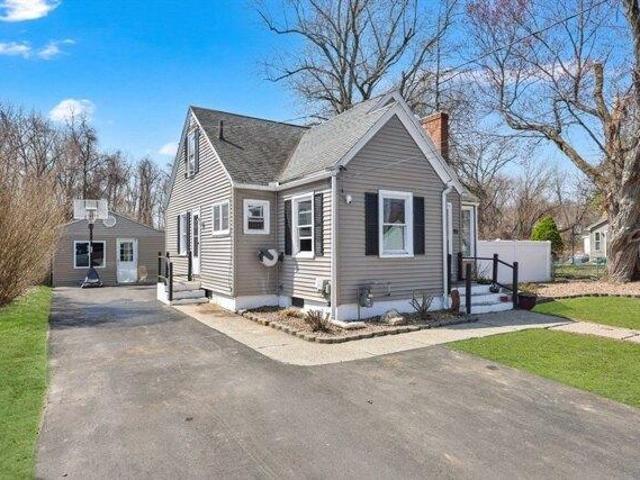 house with 3 bedroom, Chicopee MA ES103248461