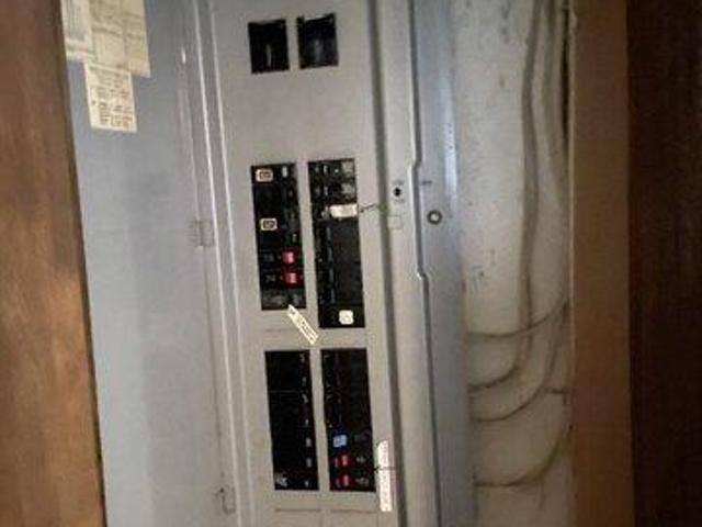 house with 3 bedroom, Chicopee MA ES103250143