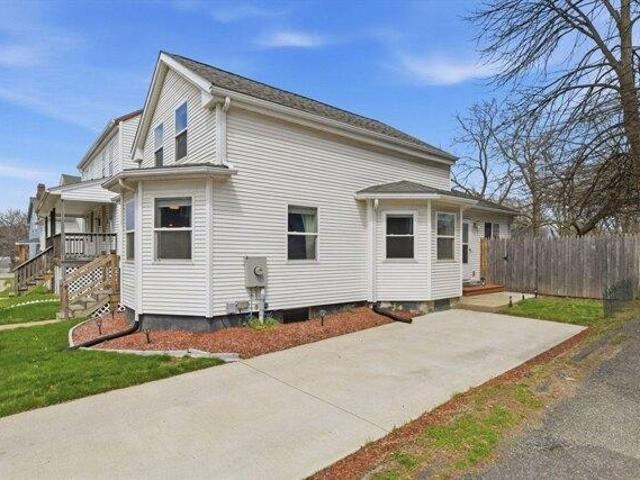 house with 3 bedroom, Chicopee MA ES103221246