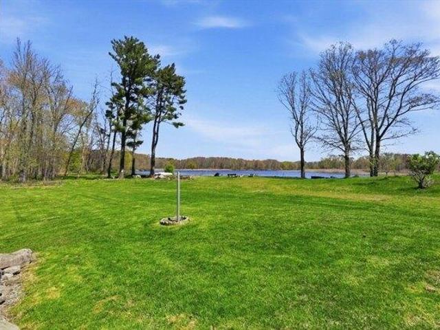 house with 3 bedroom, Chicopee MA ES103444365