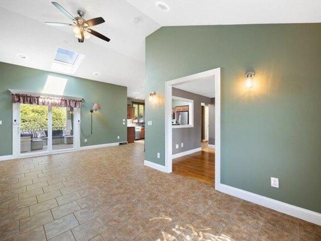 house with 3 bedroom, Chicopee MA ES103444450